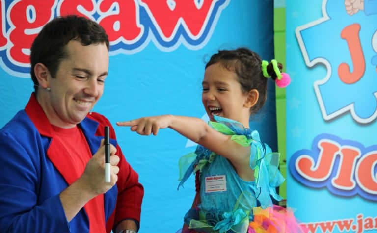 About – Dorset Children’s Party entertainer Jamie Jigsaw